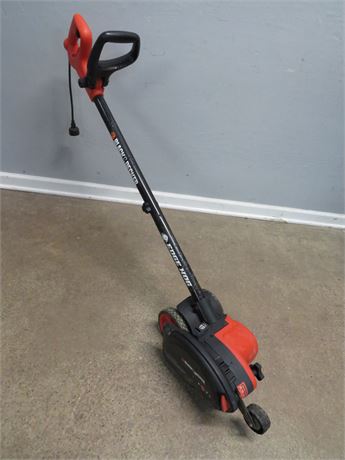 Transitional Design Online Auctions - BLACK & DECKER Edge Hog Electric ...