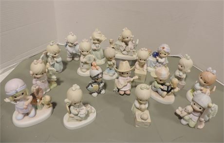 Transitional Design Online Auctions - PRECIOUS MOMENTS Figurines Lot