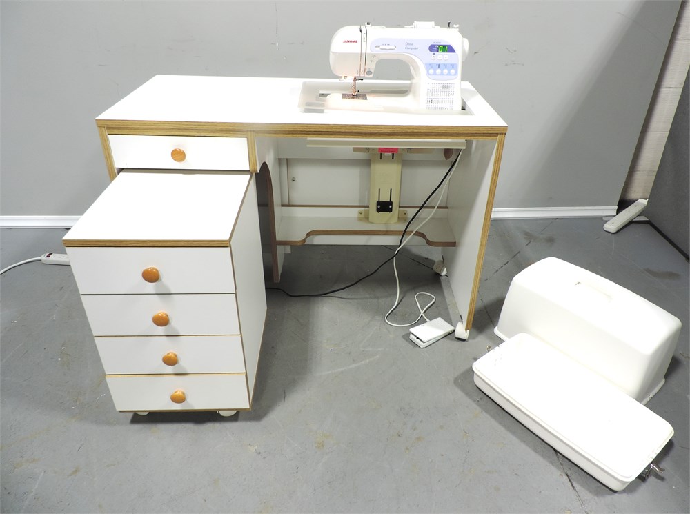 Transitional Design Online Auctions - JANOME DECOR Sewing Machine ...