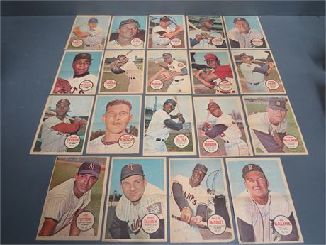 Transitional Design Online Auctions - 1967 Topps Pin-Ups Mini Player ...