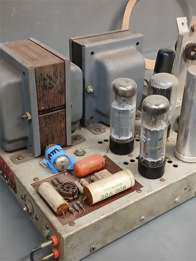 Transitional Design Online Auctions - Tube-based radio chassis or tuners
