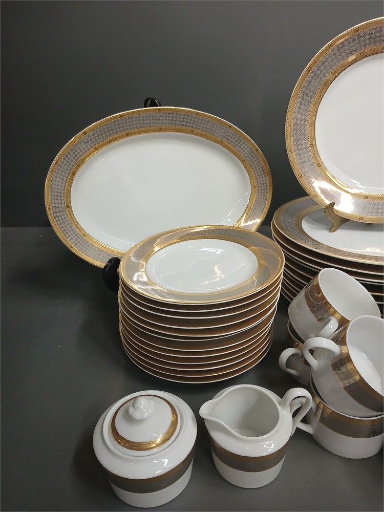 Transitional Design Online Auctions - Wallace Porcelain China / "Aegean ...