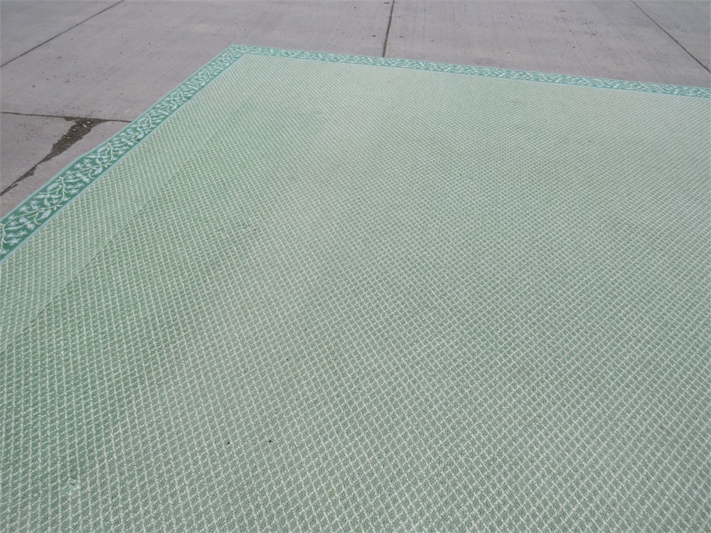 Transitional Design Online Auctions - Large 15' x 15' Area Rug