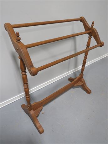 Transitional Design Online Auctions - Oak Blanket/Quilt Rack