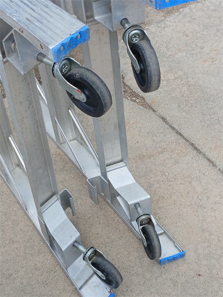 Transitional Design Online Auctions - PT310-4C Aluminum 10-foot ...