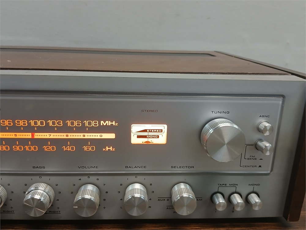 Transitional Design Online Auctions - Magnavox MX 1571 Stereo Receiver