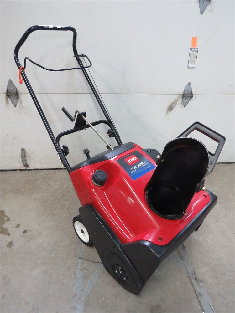 Transitional Design Online Auctions - TORO CCR3650 Snowblower