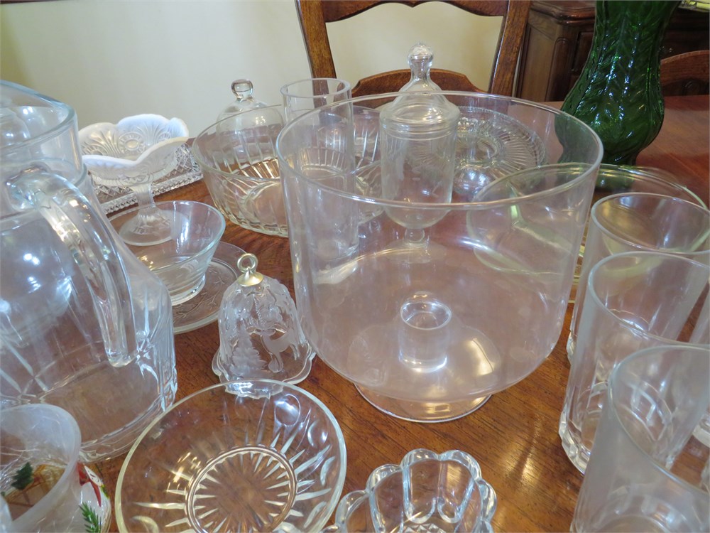 Transitional Design Online Auctions - Glass Servingware/Tableware Lot