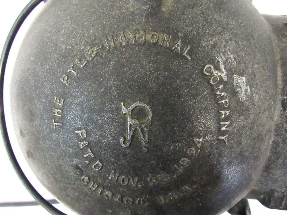 Transitional Design Online Auctions - Pyle National Co Railroad Marker ...