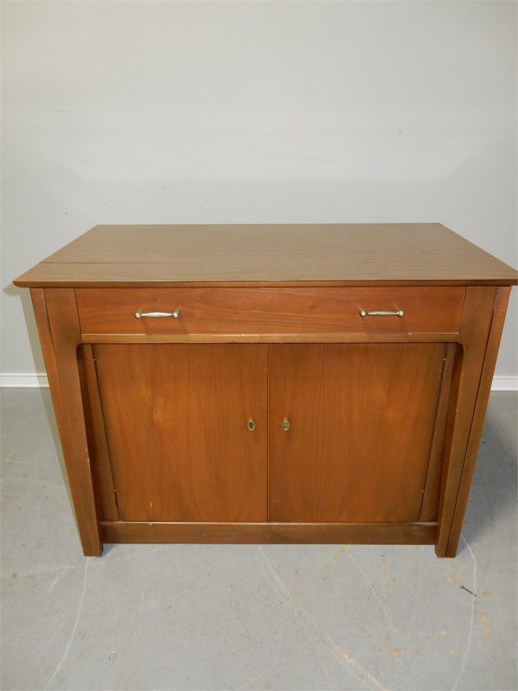Transitional Design Online Auctions - Saginaw Expandable Buffet Table