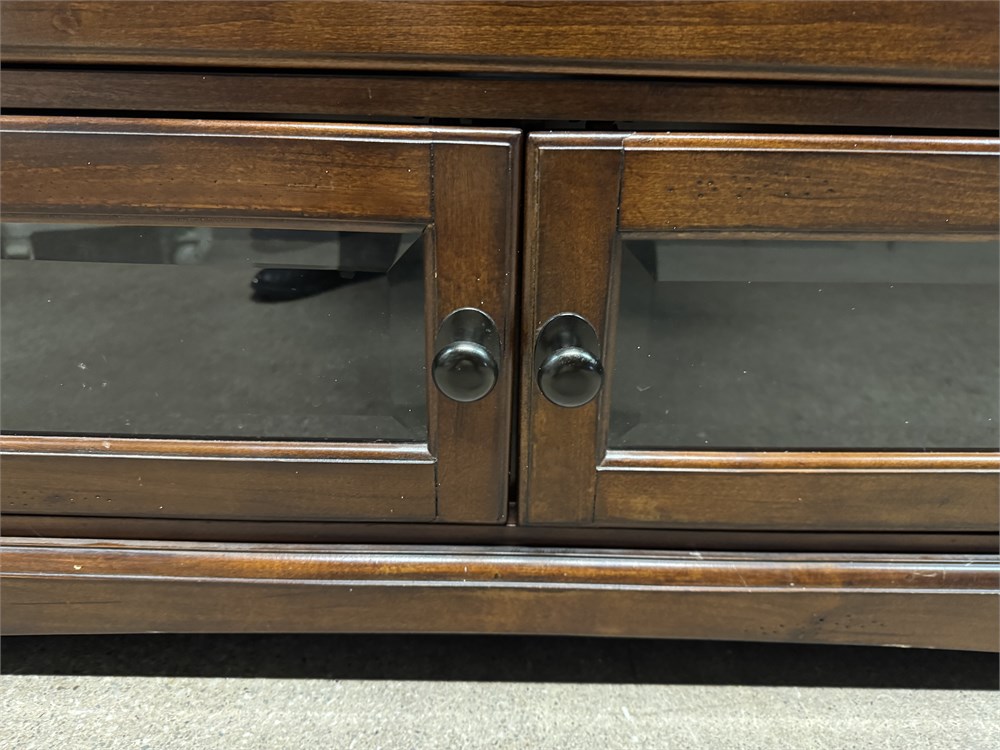 Transitional Design Online Auctions - Cabinet-Media-Storage