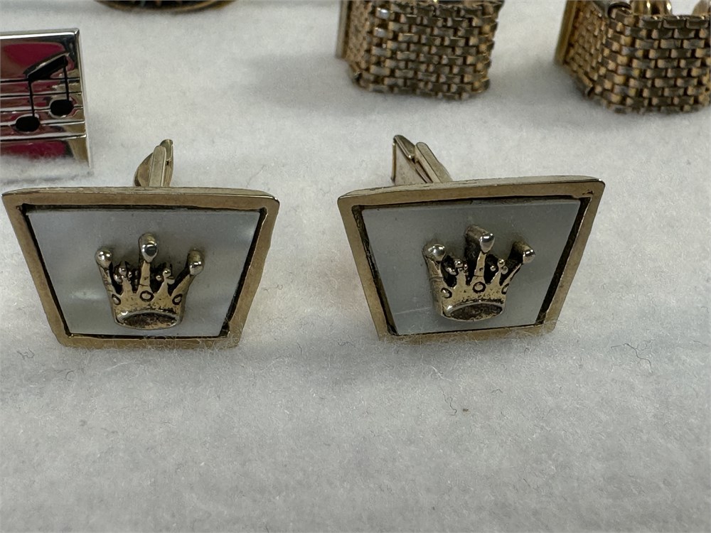 Transitional Design Online Auctions - Vintage Cuff Links-Victoria ...