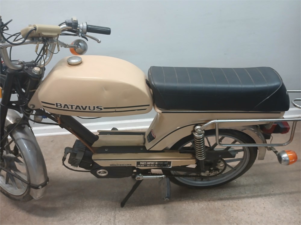 Transitional Design Online Auctions - Batavus Regency Moped / Motorcycle