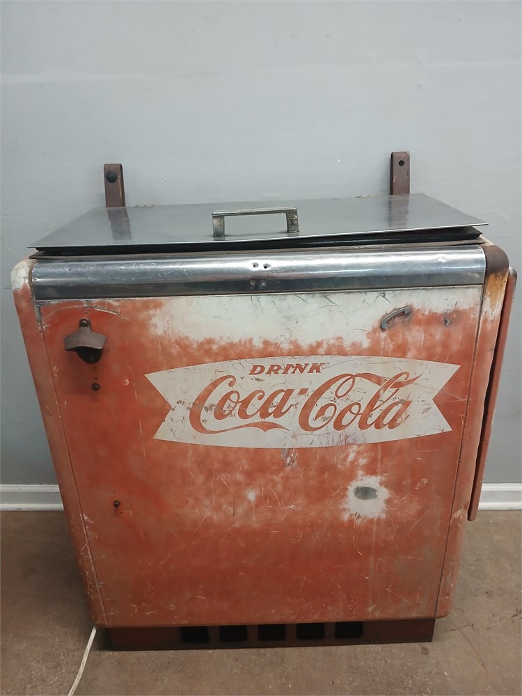 Transitional Design Online Auctions - Mid-Century Glasco Slider Coca ...