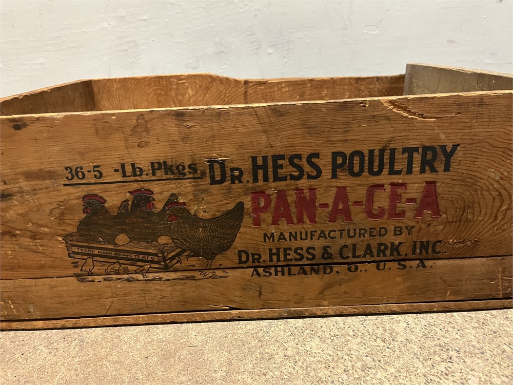 Transitional Design Online Auctions - Poultry Boxes / 2 / Vintage