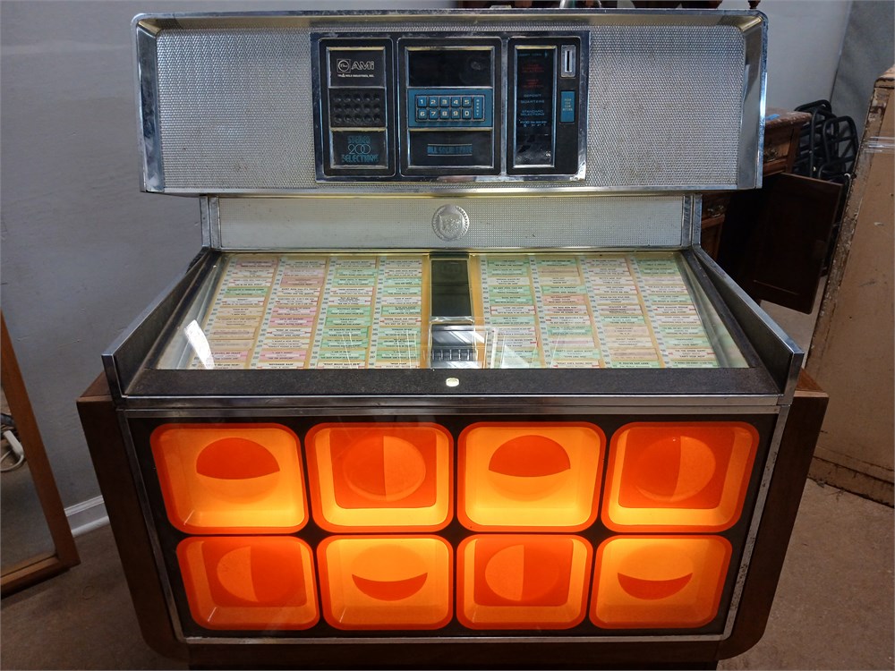 Transitional Design Online Auctions - Rowe AMI R-81 jukebox.
