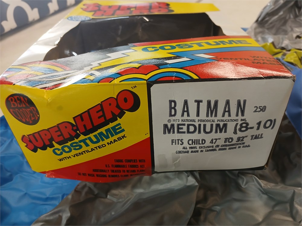 Transitional Design Online Auctions - Vintage Ben Cooper Batman ...