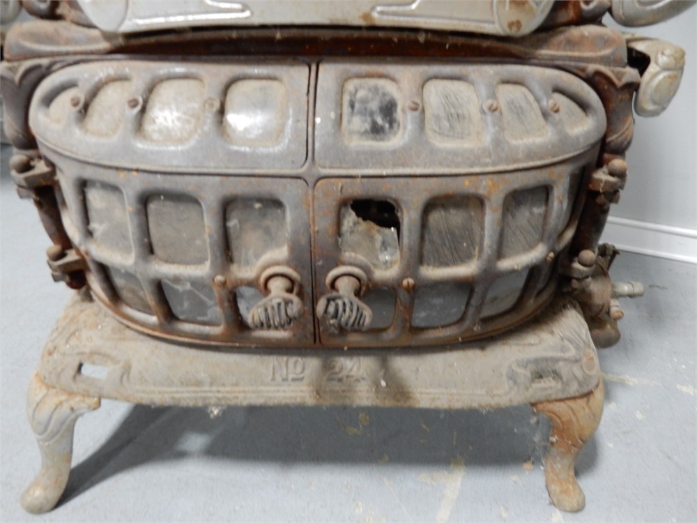 Transitional Design Online Auctions - Antique Parlor Stove / Cast Iron ...