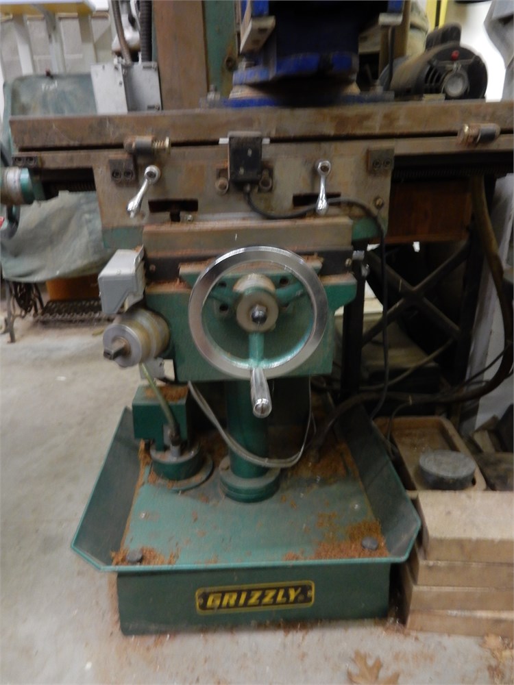 Transitional Design Online Auctions - Grizzly G3616 Milling Machine
