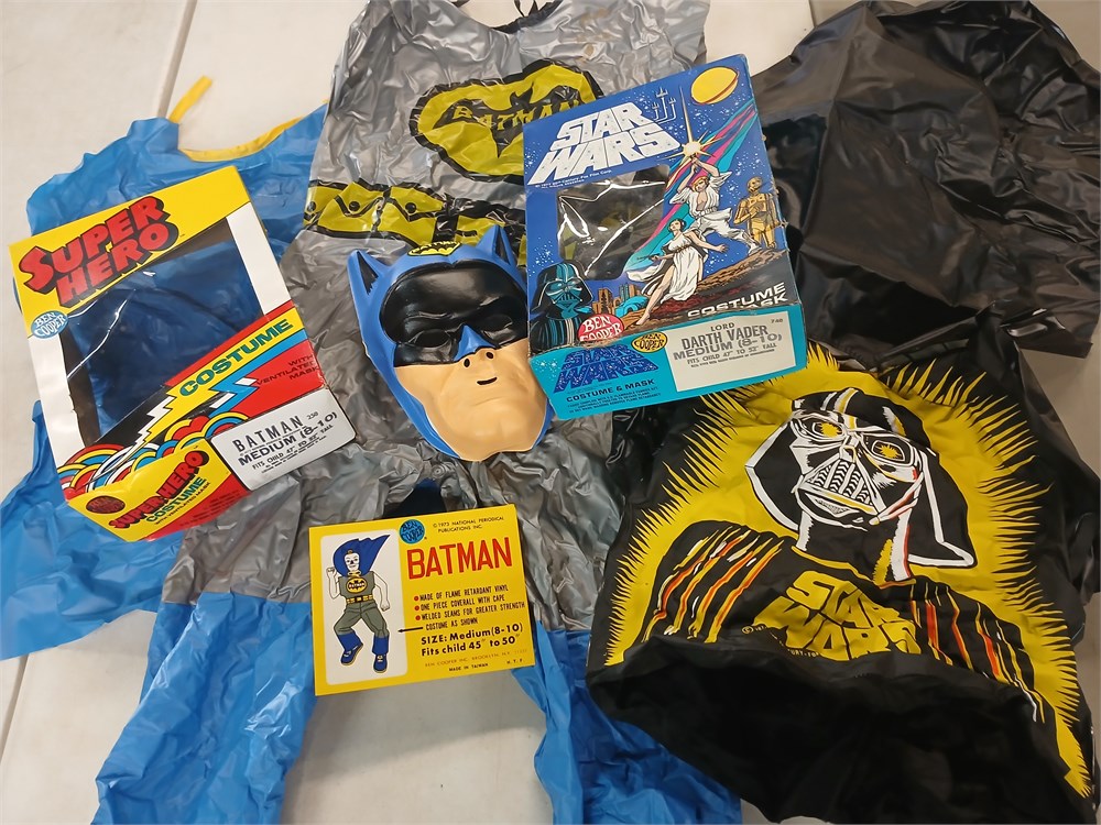 Transitional Design Online Auctions - Vintage Ben Cooper Batman ...