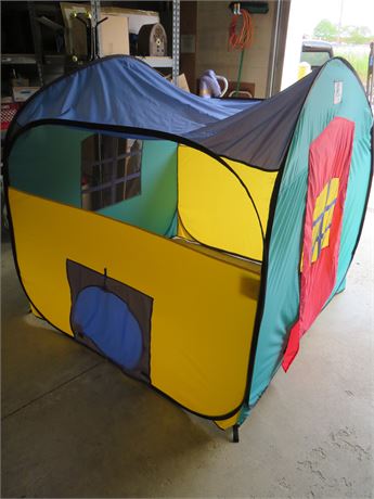Transitional Design Online Auctions - Children's Play Hut Pop Up ...
