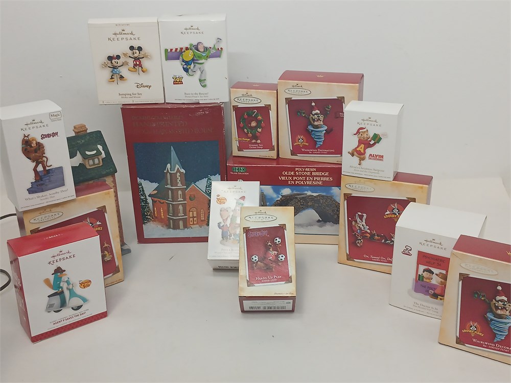 Transitional Design Online Auctions - Hallmark Keepsake Ornaments ...