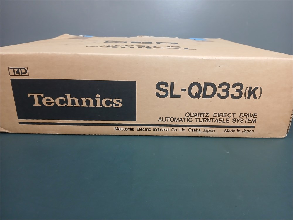 Transitional Design Online Auctions - Technics SL-QD33(K) Quartz Direct ...