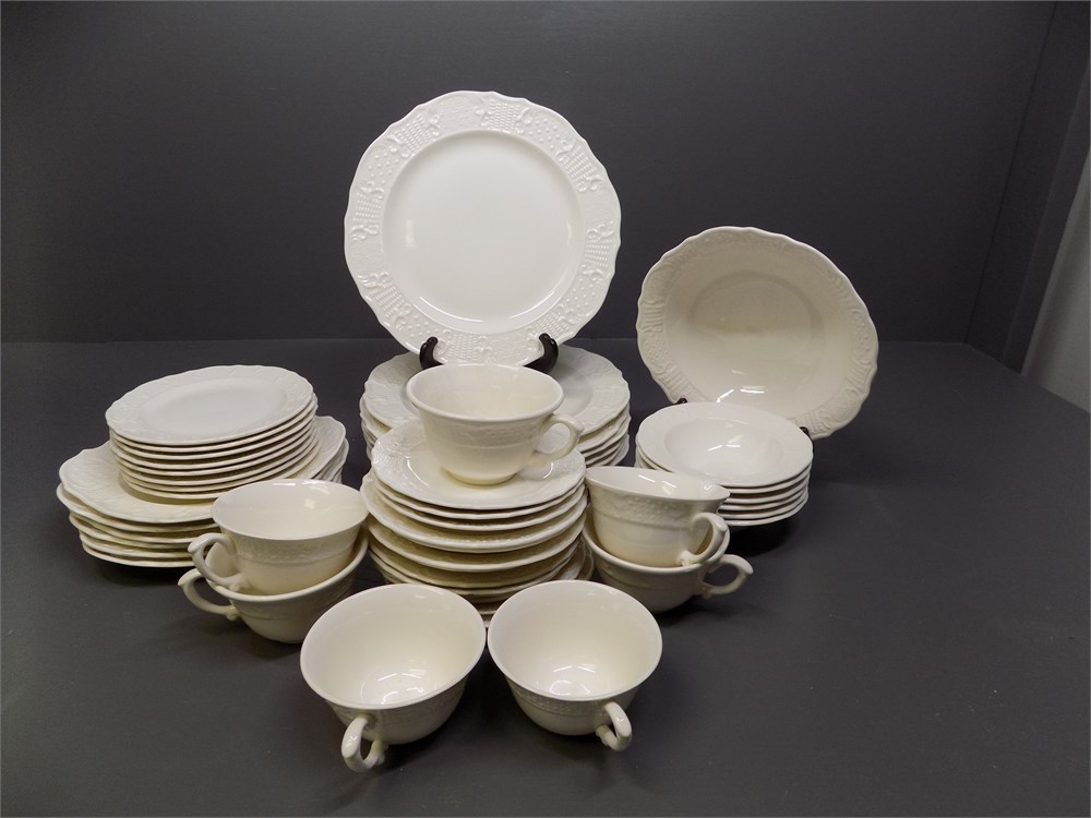 Transitional Design Online Auctions - Washington Colonial China