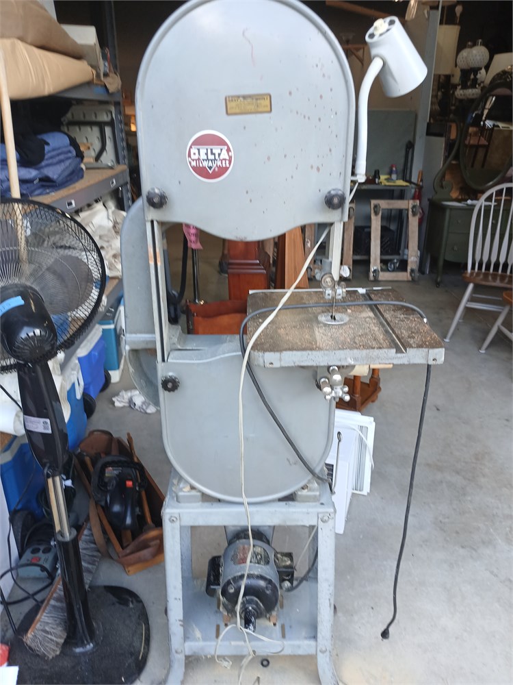 Transitional Design Online Auctions - Delta Steel Frame Band Saw