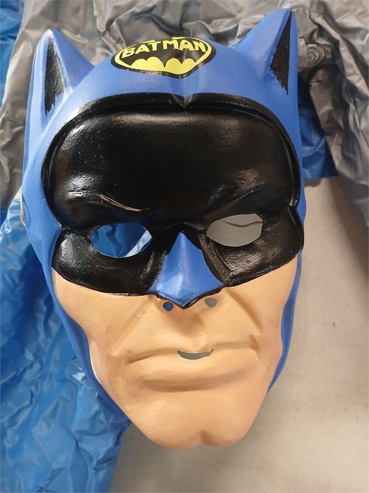 Transitional Design Online Auctions - Vintage Ben Cooper Batman ...