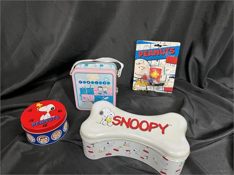 Transitional Design Online Auctions - Peanuts Collectible Tins / 3