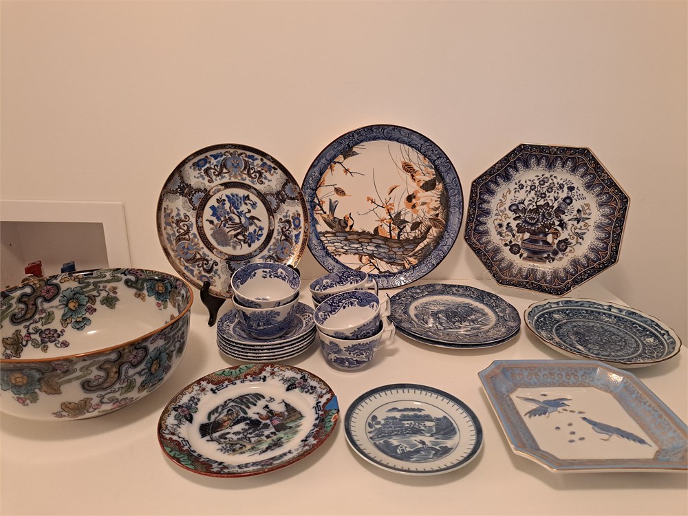 Transitional Design Online Auctions - Antique Plate Collection
