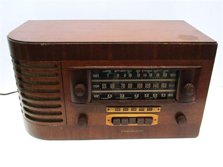Transitional Design Online Auctions - GE Radio J-64 AM Shortwave ...