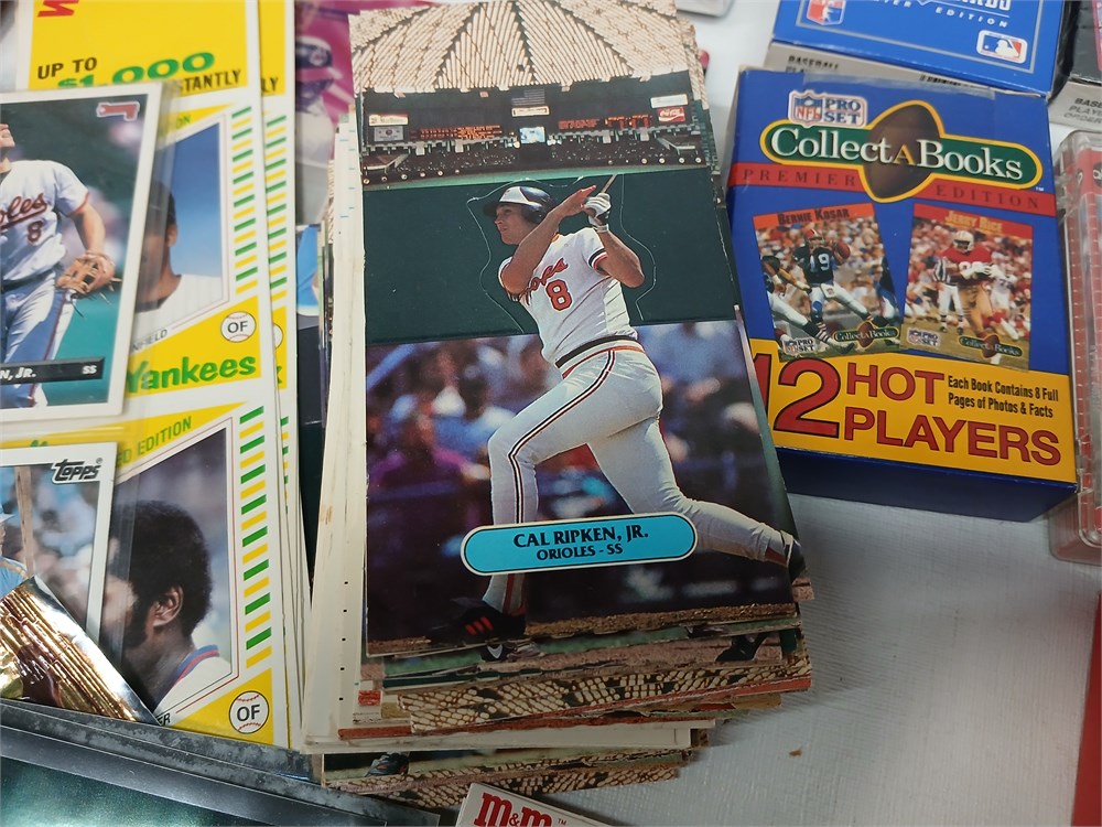 Transitional Design Online Auctions - Sports trading cards and related ...