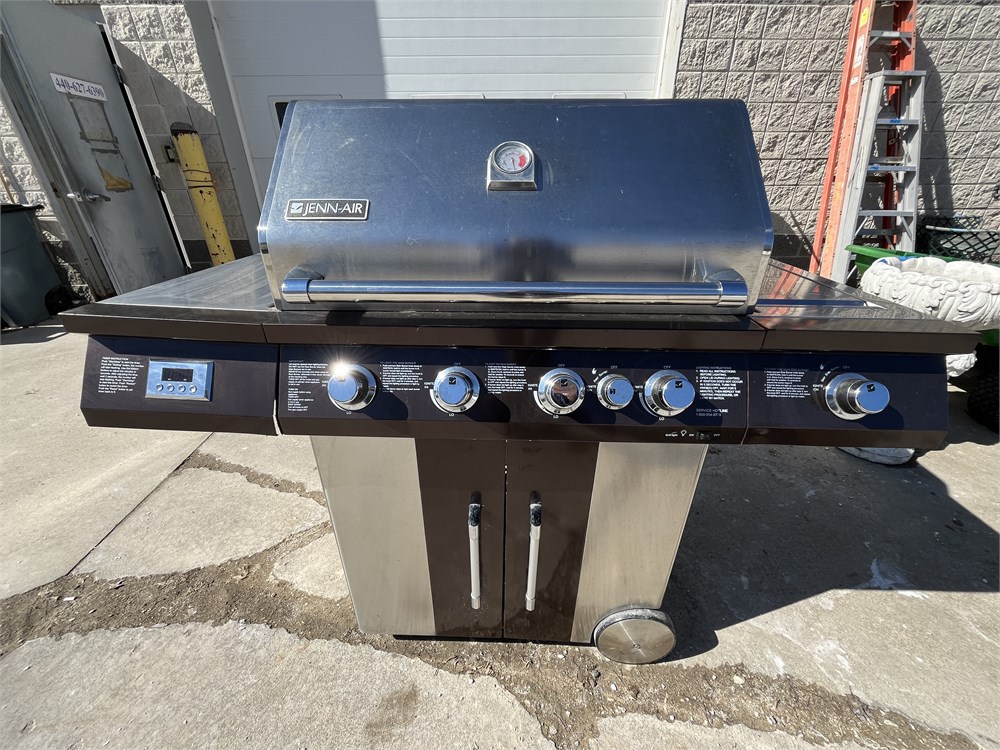 Transitional Design Online Auctions - Jenn- Air Grill