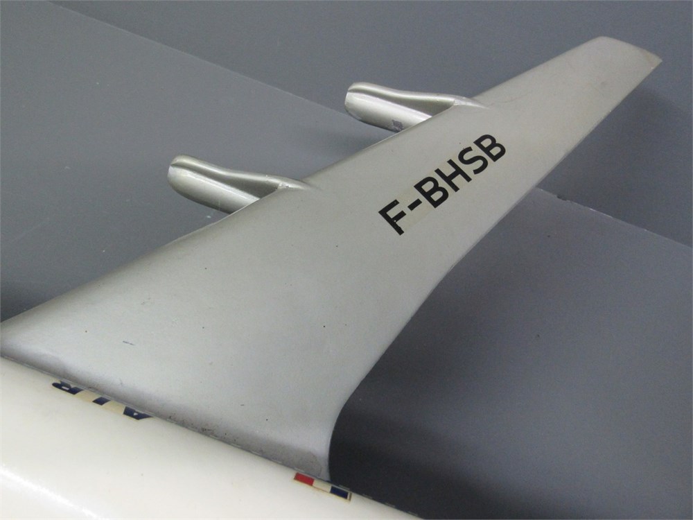 Transitional Design Online Auctions - 1959 Boeing 707 Model Airplane ...