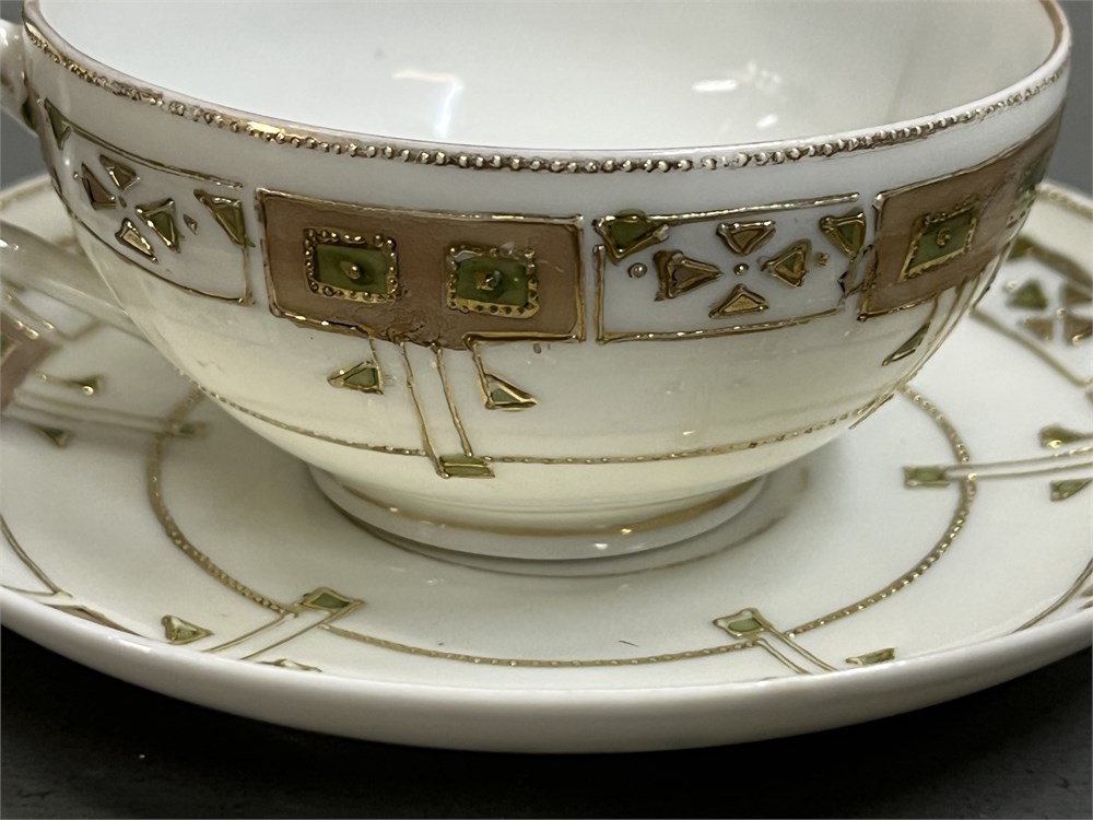 Transitional Design Online Auctions - Teacup Collection / 5