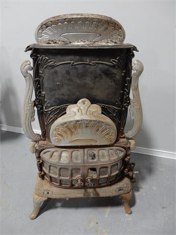 Transitional Design Online Auctions - Antique Parlor Stove / Cast Iron ...