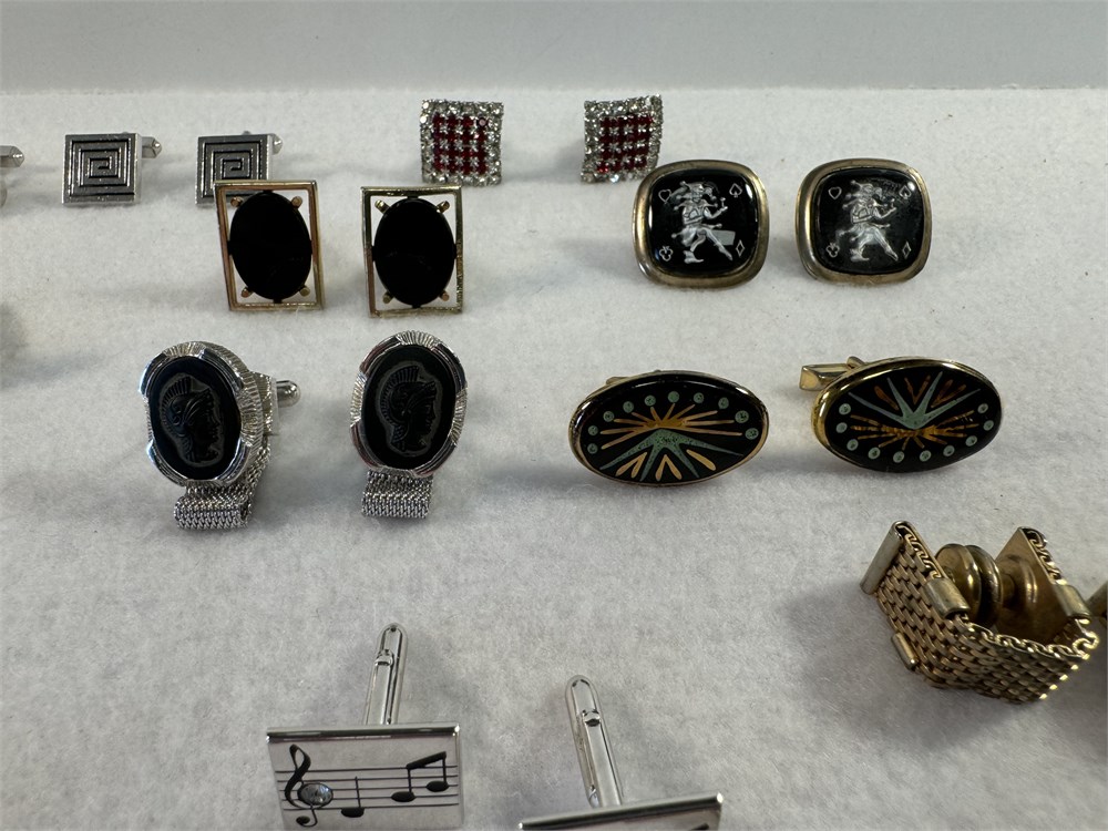 Transitional Design Online Auctions - Vintage Cuff Links-Victoria ...