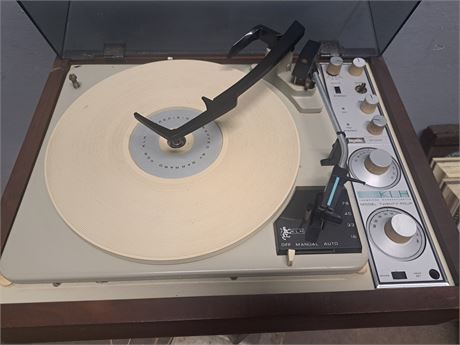Transitional Design Online Auctions - KLM Fm Reciever and Turntable ...