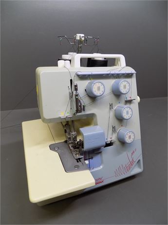 Transitional Design Online Auctions - Serger Sewing Machine/Bernina ...