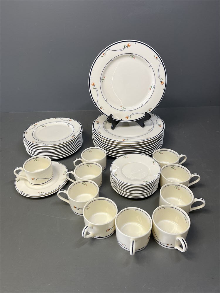 Transitional Design Online Auctions - Gorham China/Ariana Pattern