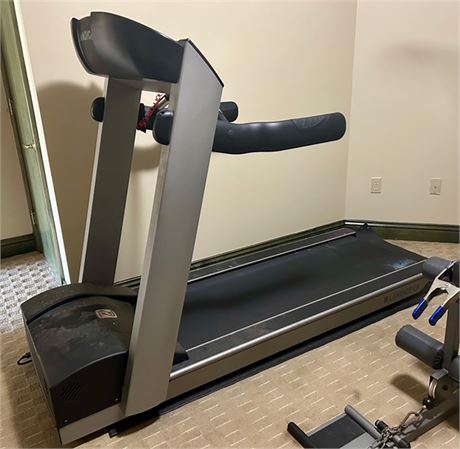 Transitional Design Online Auctions - LANDICE L8 Treadmill