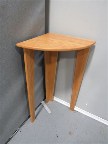 Transitional Design Online Auctions - Quarter Round Corner Stand