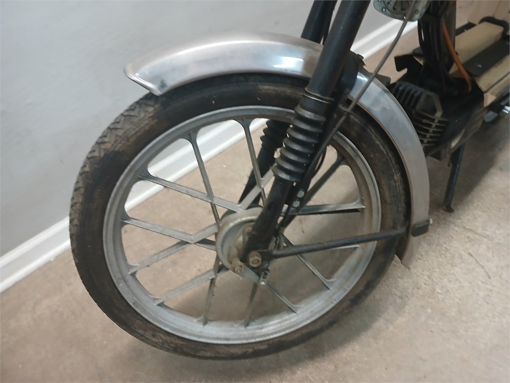 Transitional Design Online Auctions - Batavus Regency Moped / Motorcycle