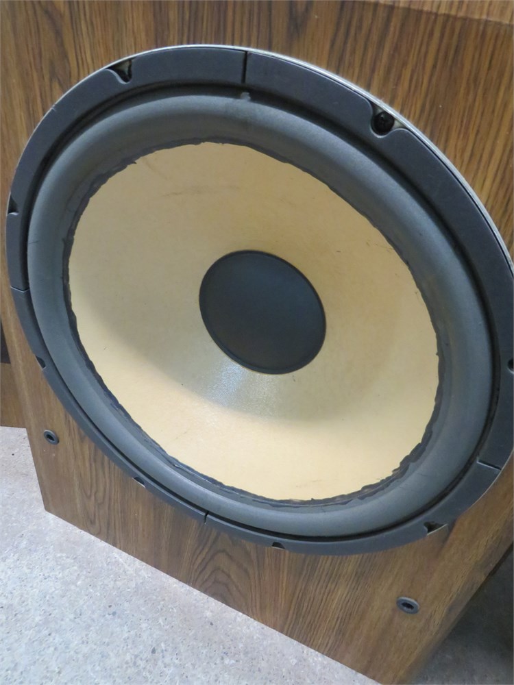 Transitional Design Online Auctions - DBX Soundfield V 5-Way Floor Speakers