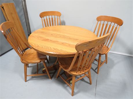 Transitional Design Online Auctions - RICHARDSON BROS. Oak Dining Set