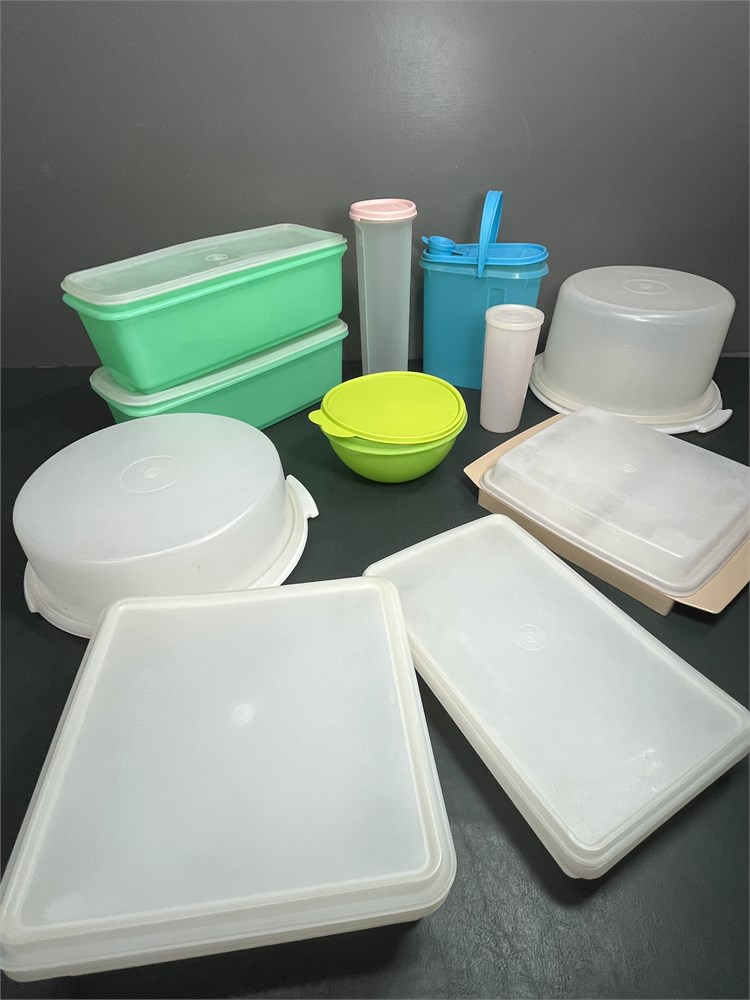 Transitional Design Online Auctions - Tupperware / Vintage