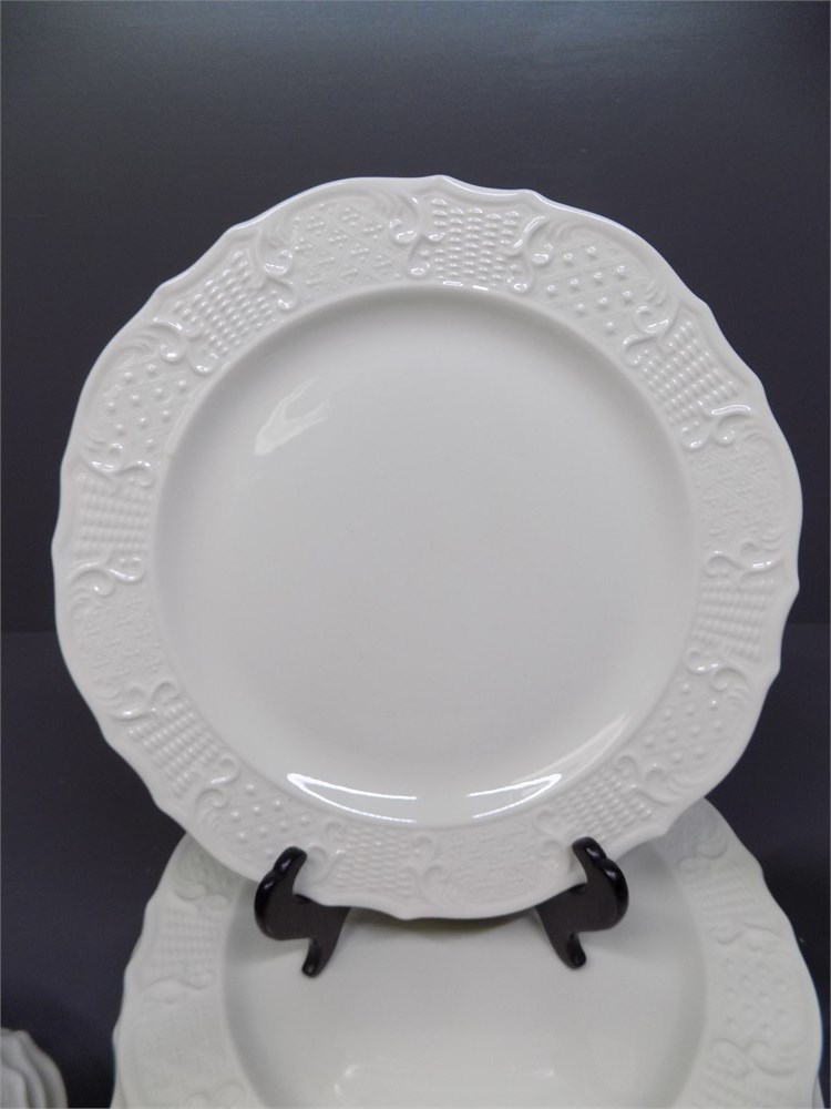 Transitional Design Online Auctions - Washington Colonial China