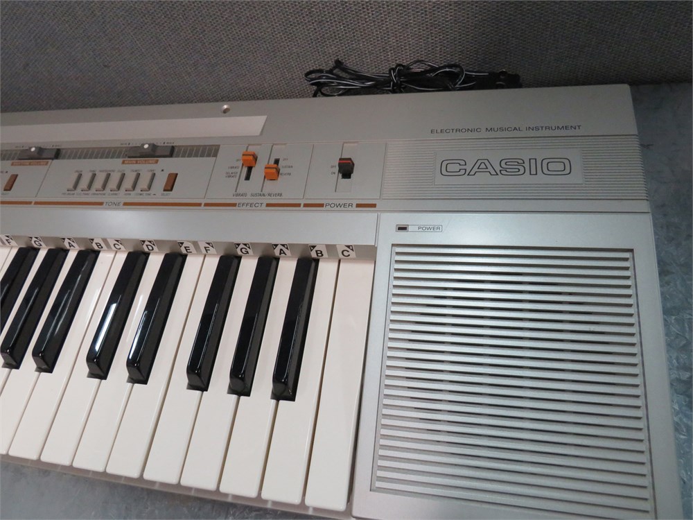 Transitional Design Online Auctions - CASIO Casiotone CT-310 Electronic ...